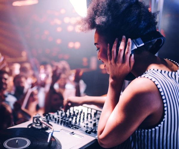 5 Devices You Need for Your Own DJ Setup